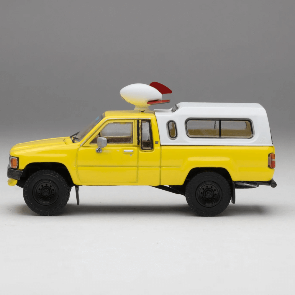 Toyota Hilux Xtracab SR5 4x4 Work Truck Exclusive GCD 1/64 – Yota Force